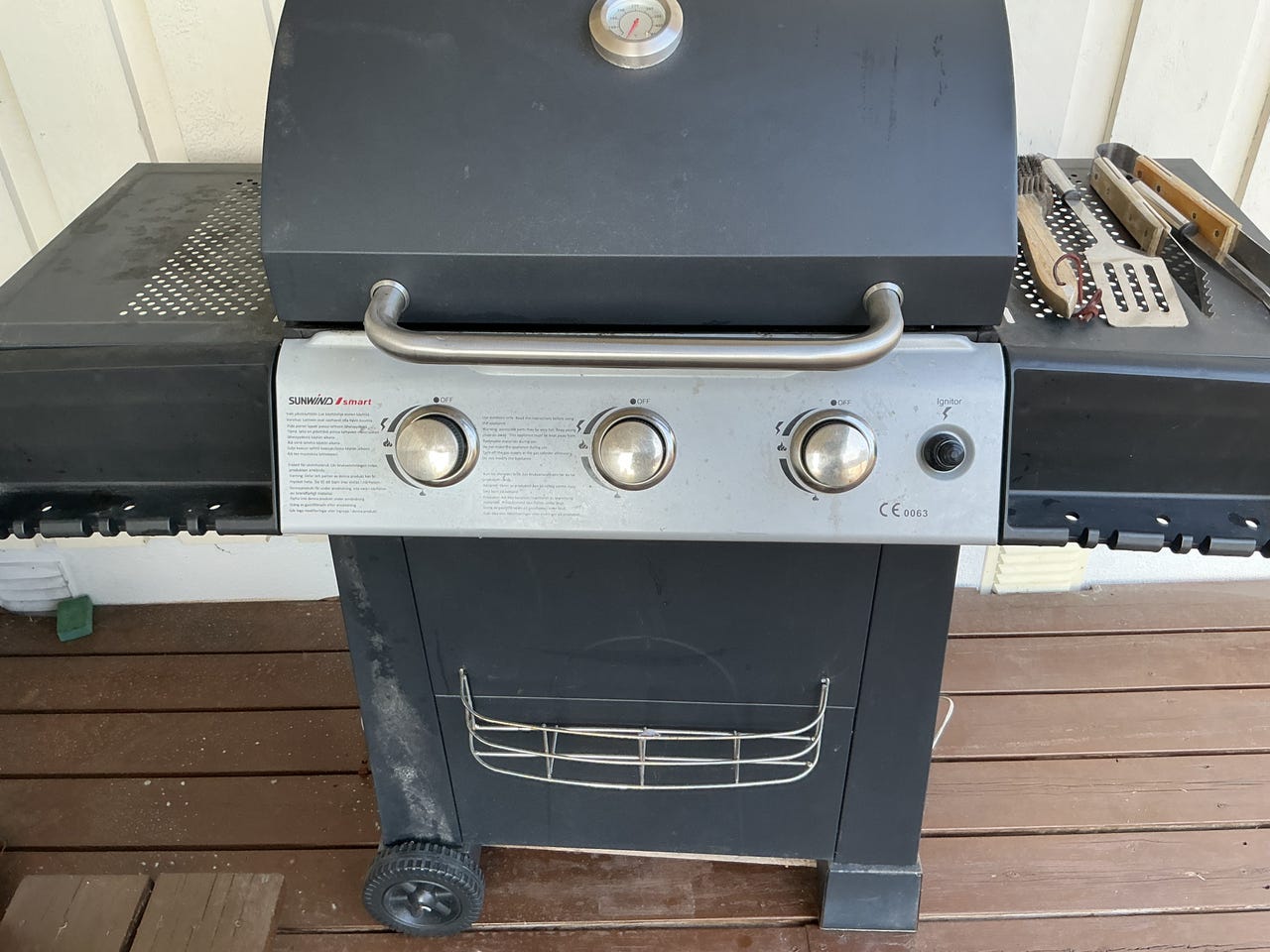 Gassgrill inkludert gassbeholder | FINN-torget