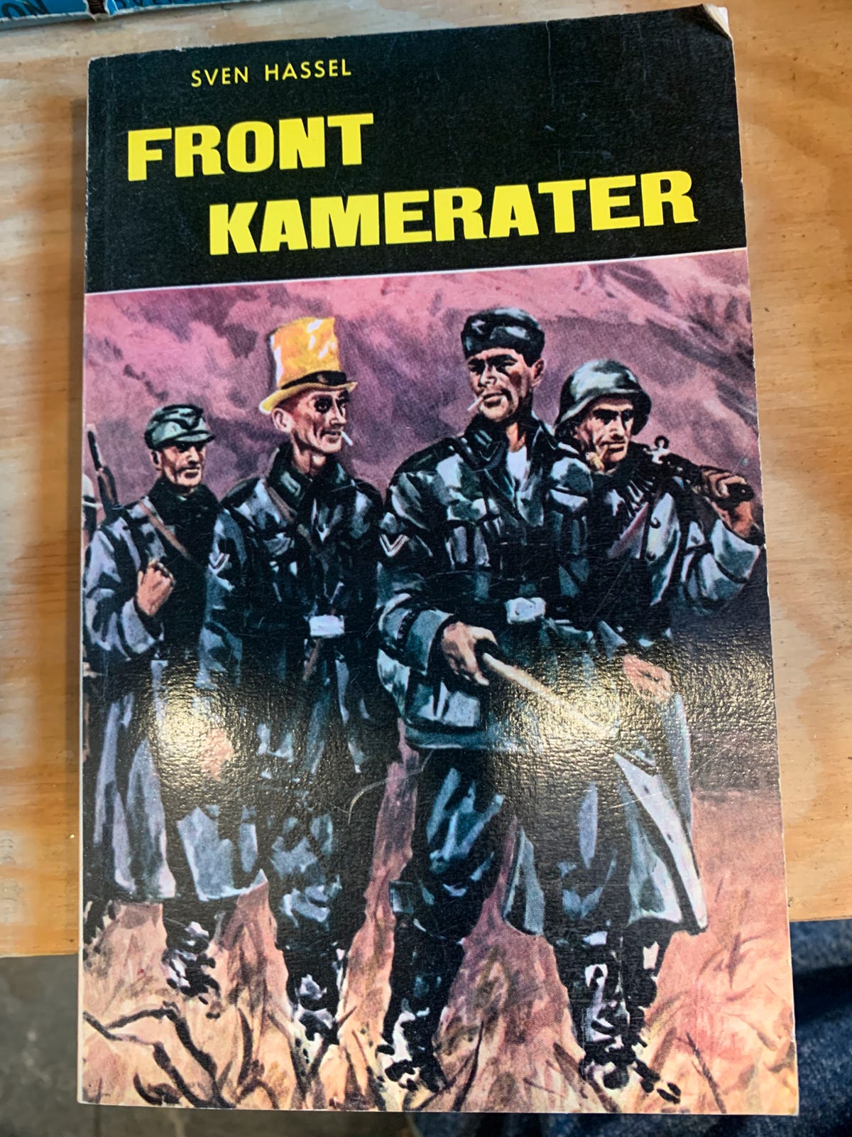 Frontkamerater av Sven Hazel til salgs. | FINN-torget