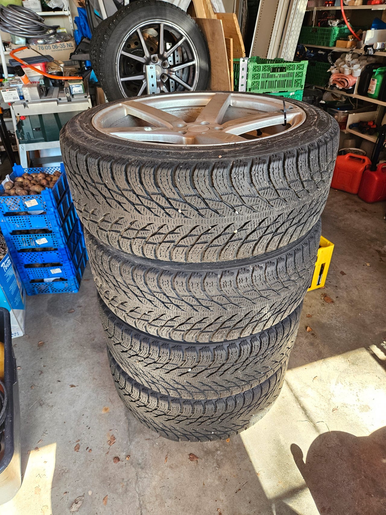 245/45/R20 piggfri vinterdekk | FINN-torget