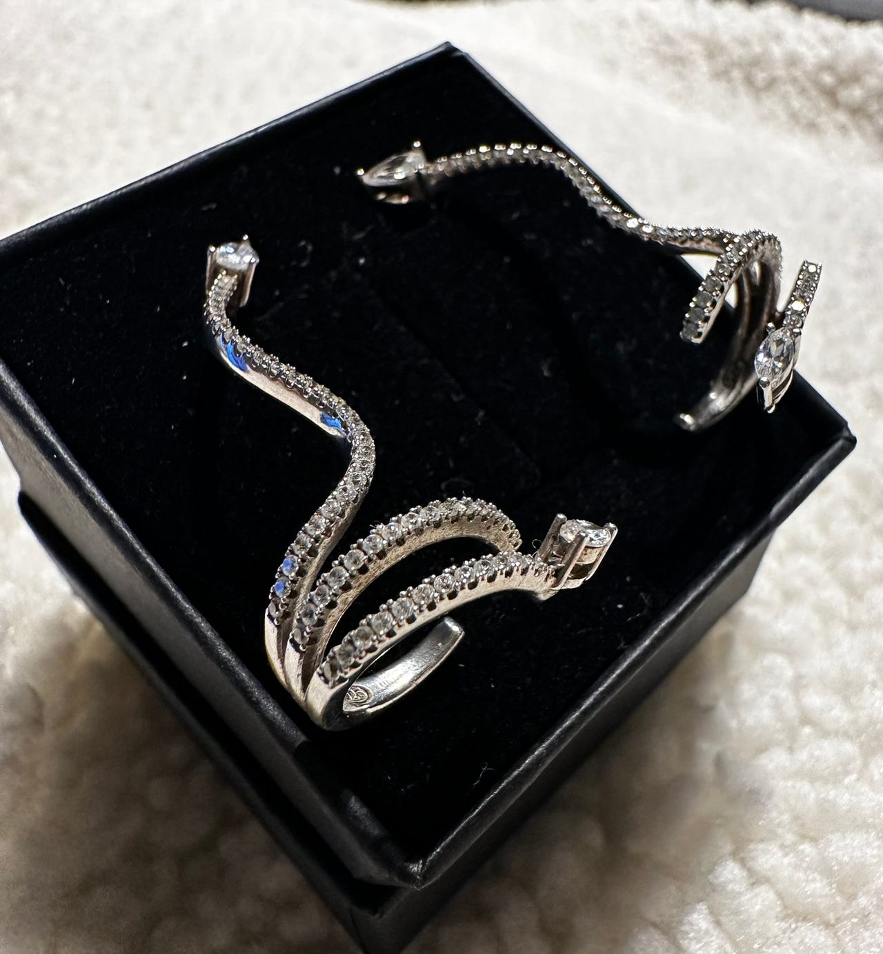 Zirkon slange ørepynt i sølv 925 | FINN-torget