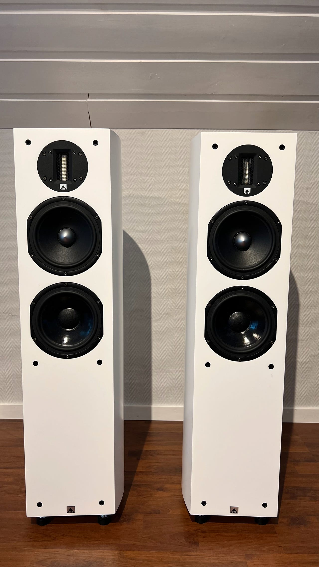 XTZ 99.36 hvite oppgradert til FLR | FINN-torget