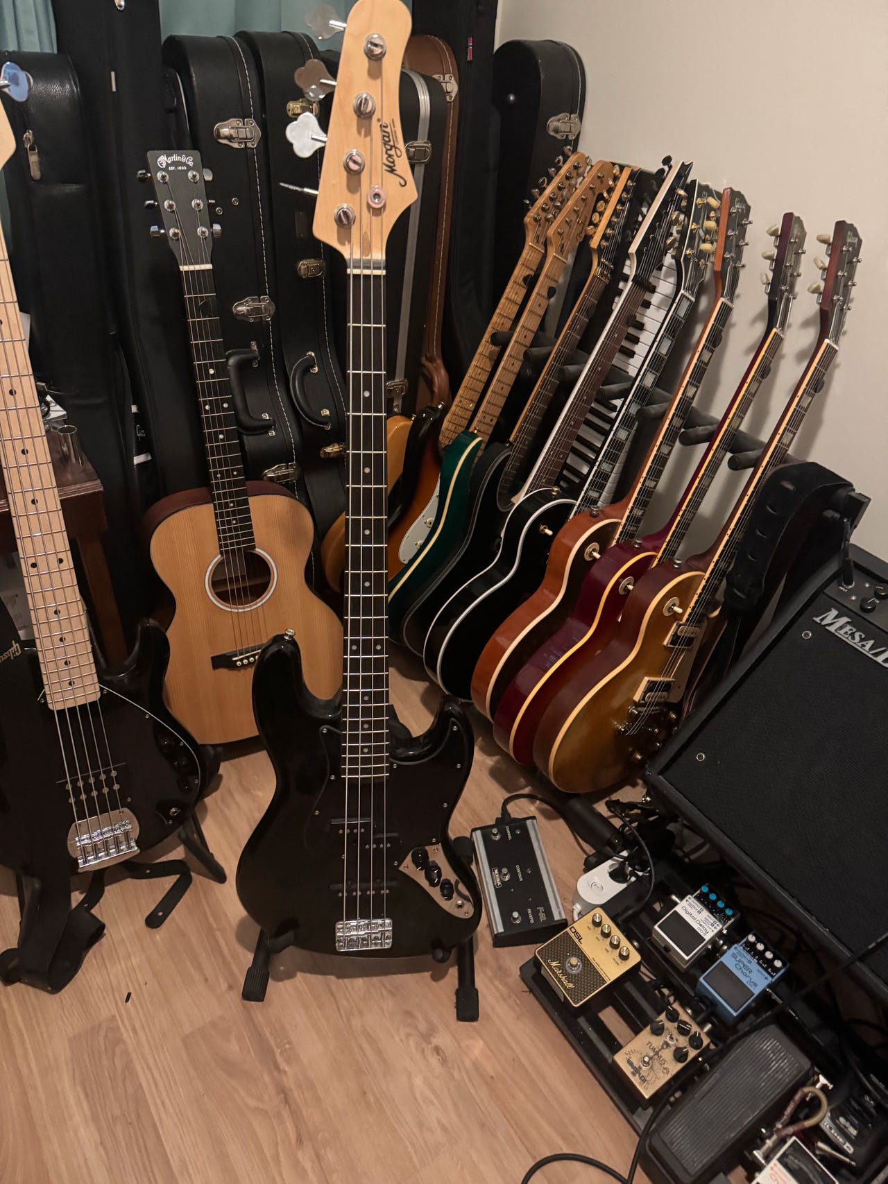 Morgan PJ Bass med bag og reim | FINN-torget