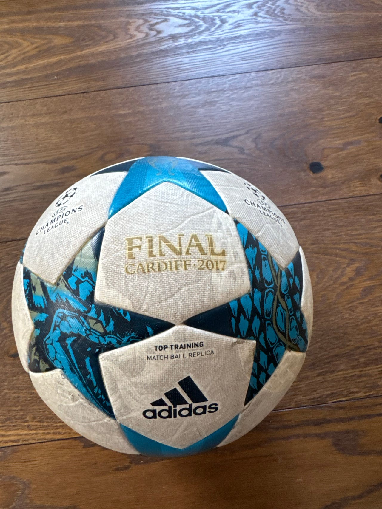 Champions league finale ball | FINN-torget