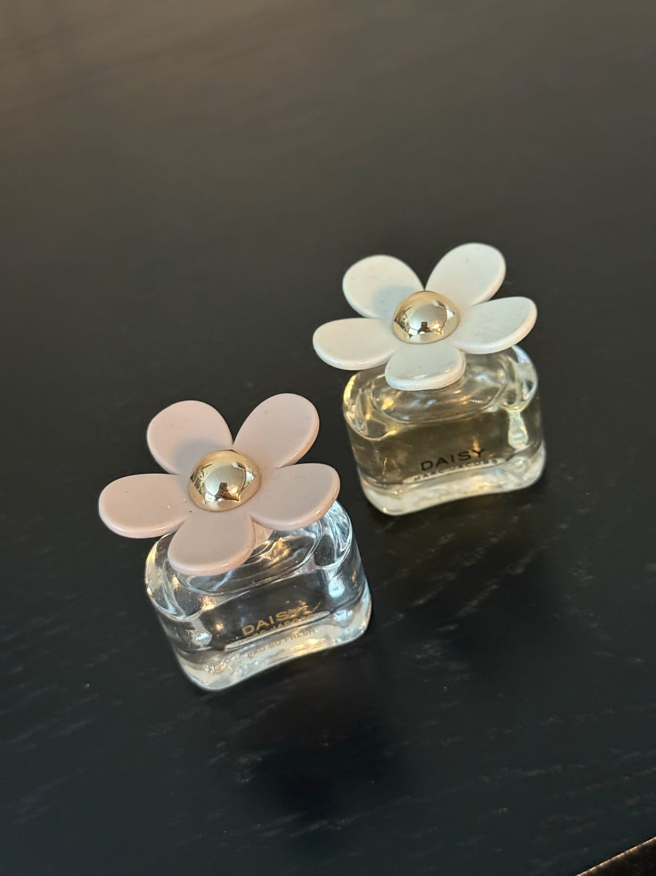 2 stk mini daisy parfymer fra Marc Jacobs | FINN-torget