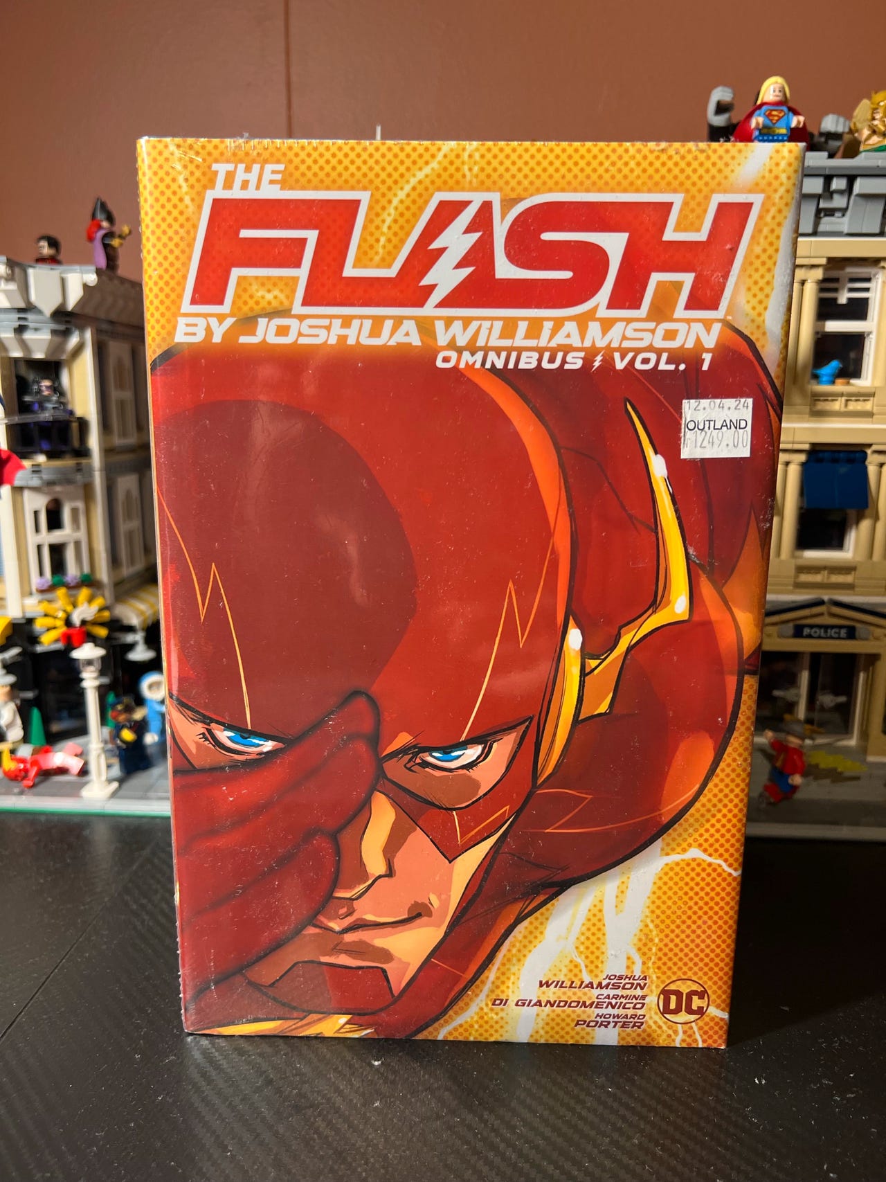 The flash omnibus by Joshua Williamson volume 1 | FINN-torget