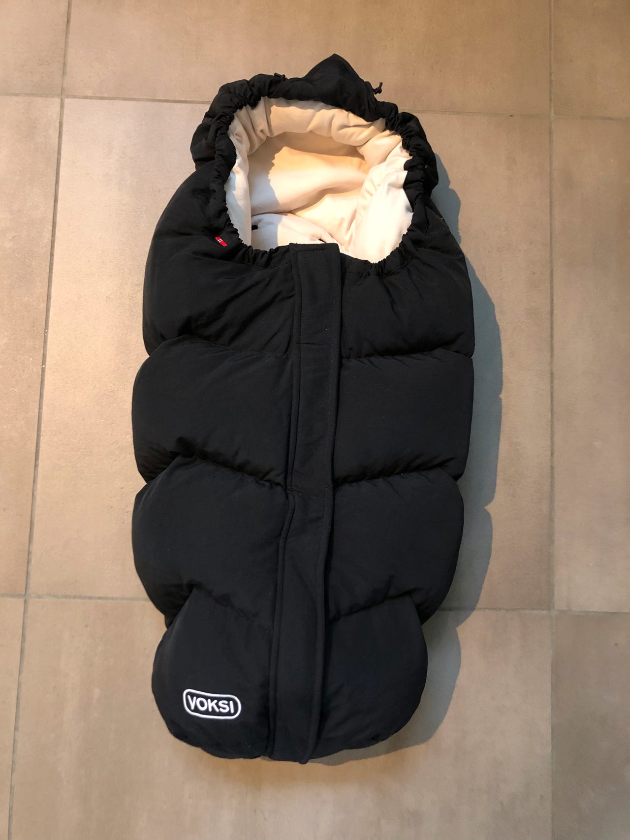 Voksi vognpose/bilstolpose, black cream. | FINN-torget