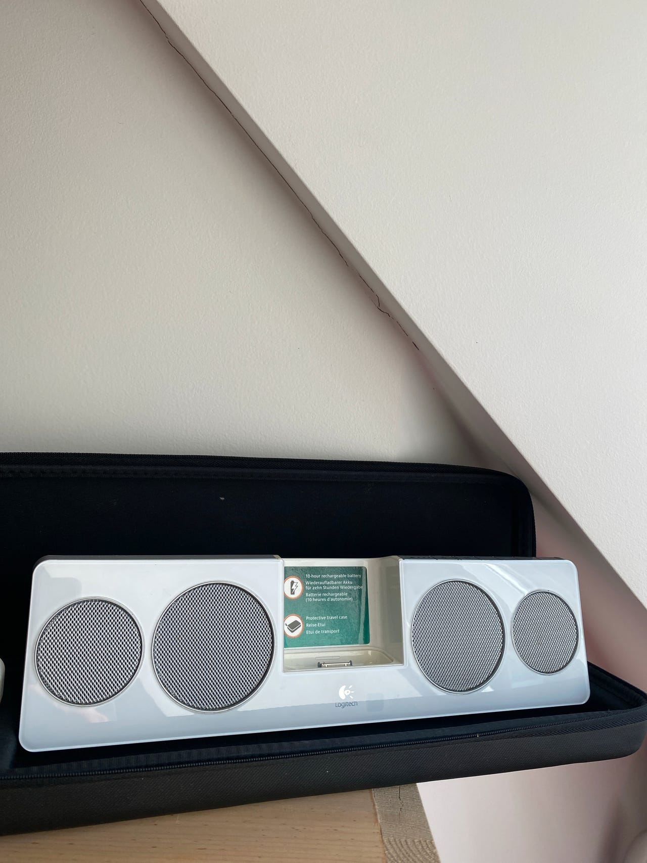 Logitech Pure-Fi Anywhere Portable Dock Rechargeable 2 way Speaker ...