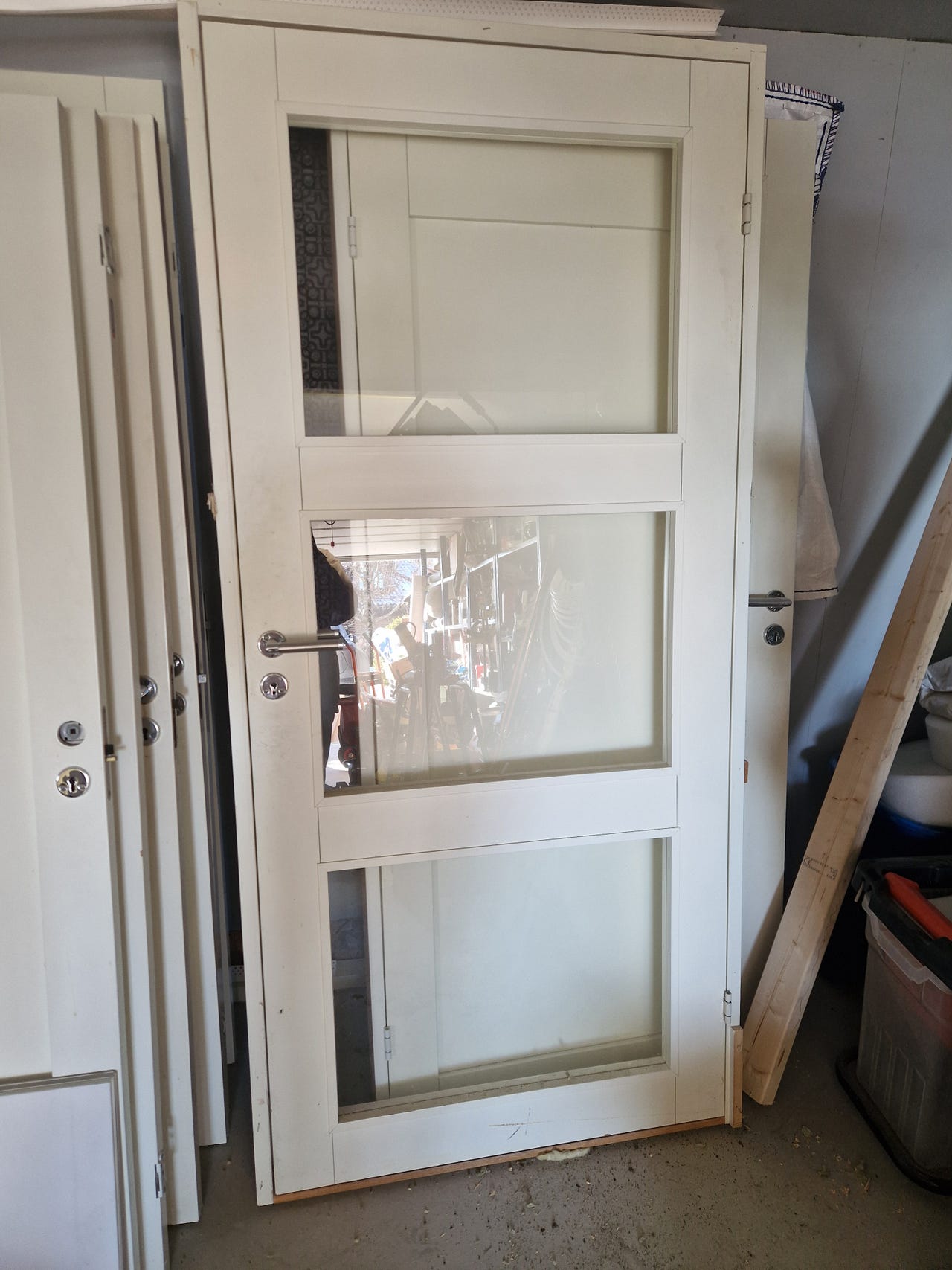 Komplett dør med karm, terskel og vrider | FINN-torget