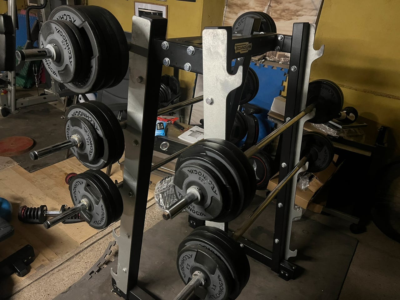 Technogym Barbell Rack | FINN-torget