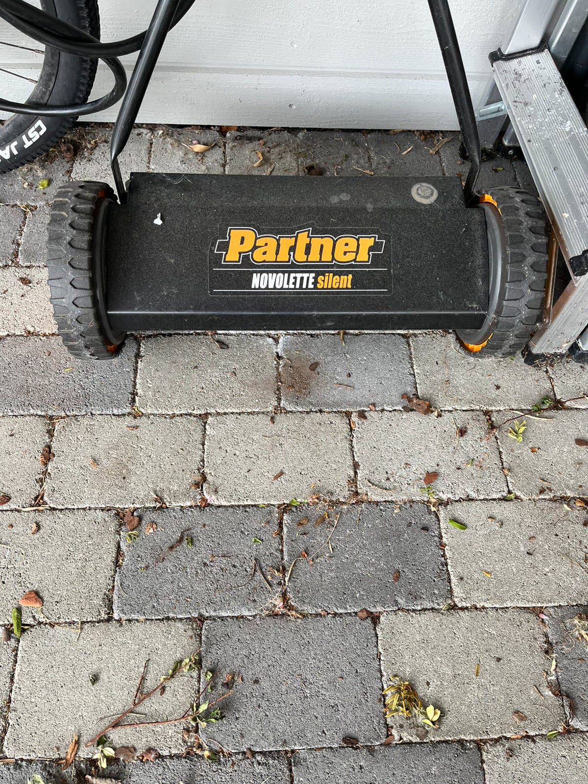 Manuell gressklipper Partner Novolette Silent | FINN-torget