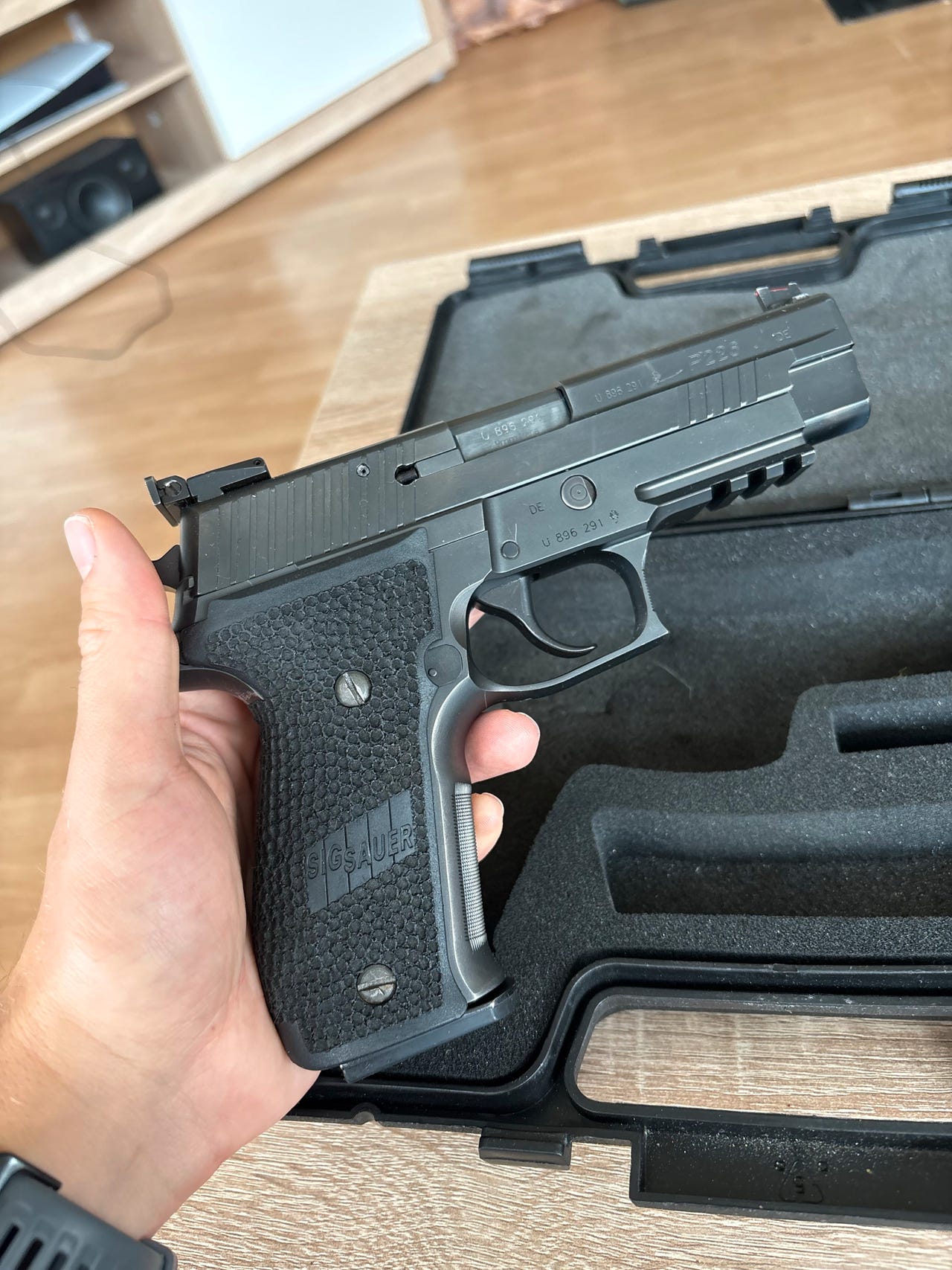 SIG SAUR P226 | FINN-torget