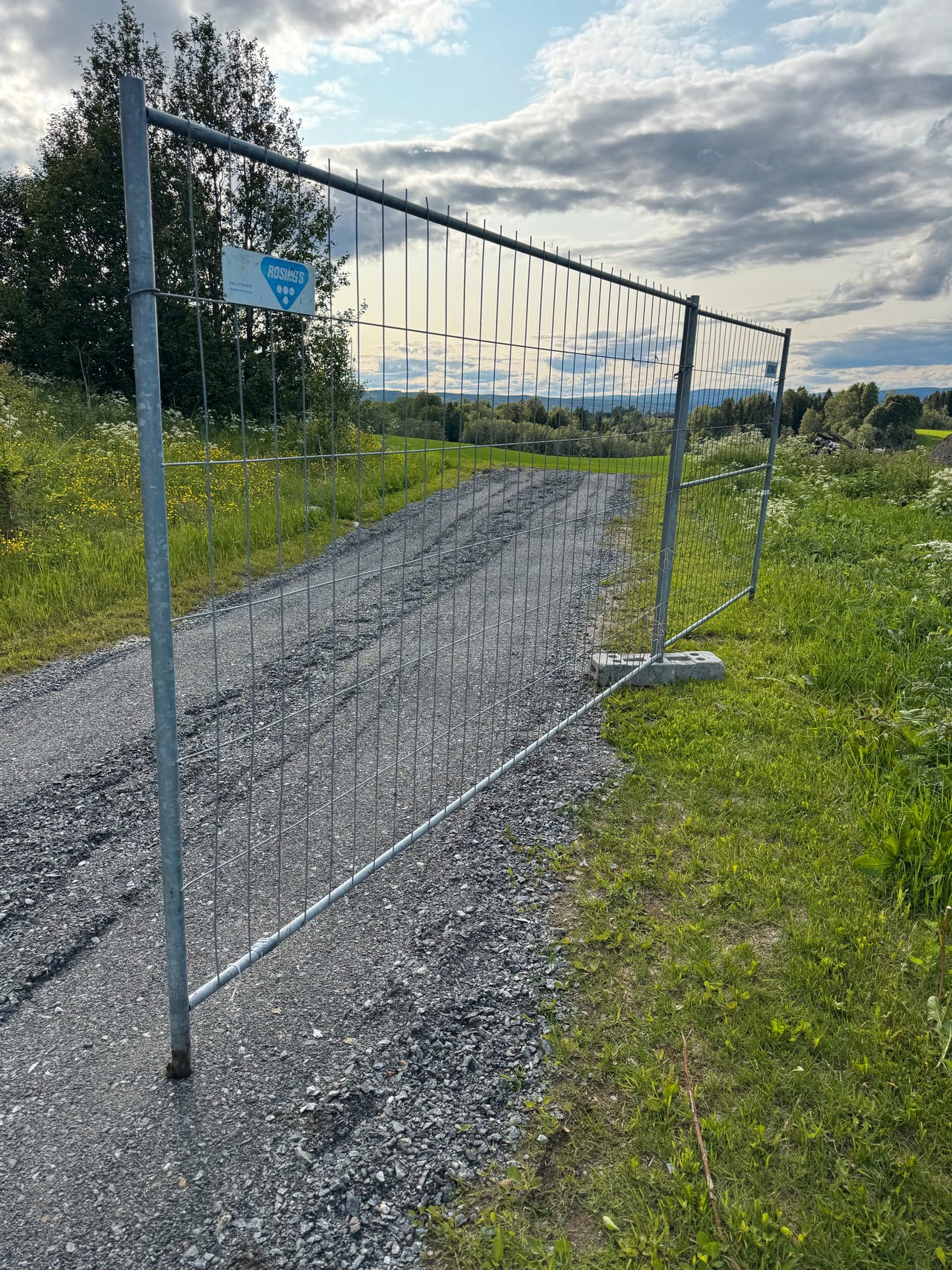 Rosing bygg gjerde. Total ca 35 meter | FINN-torget