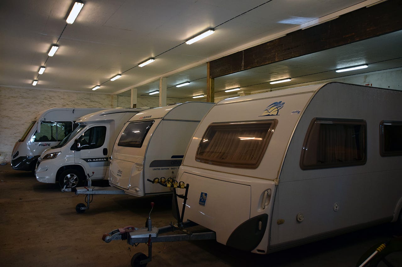 Vinterlagring på Sotra, 20 min fra Bergen sentrum Båter, bobil, biler ...