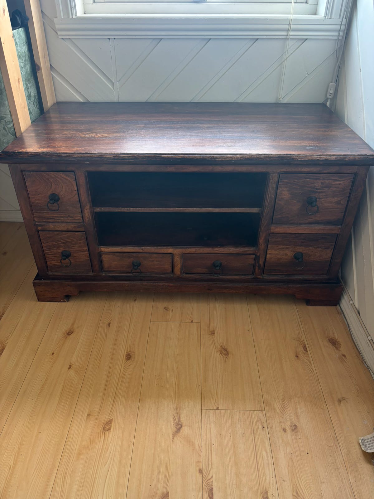 Bombay TV-Bord | FINN-torget