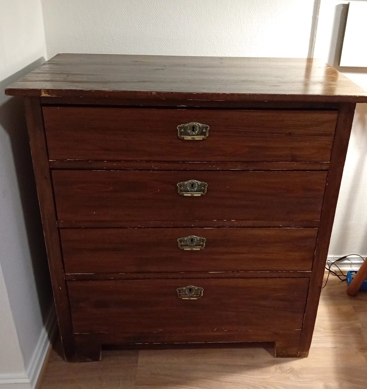 Gammel kommode i heltre | FINN-torget