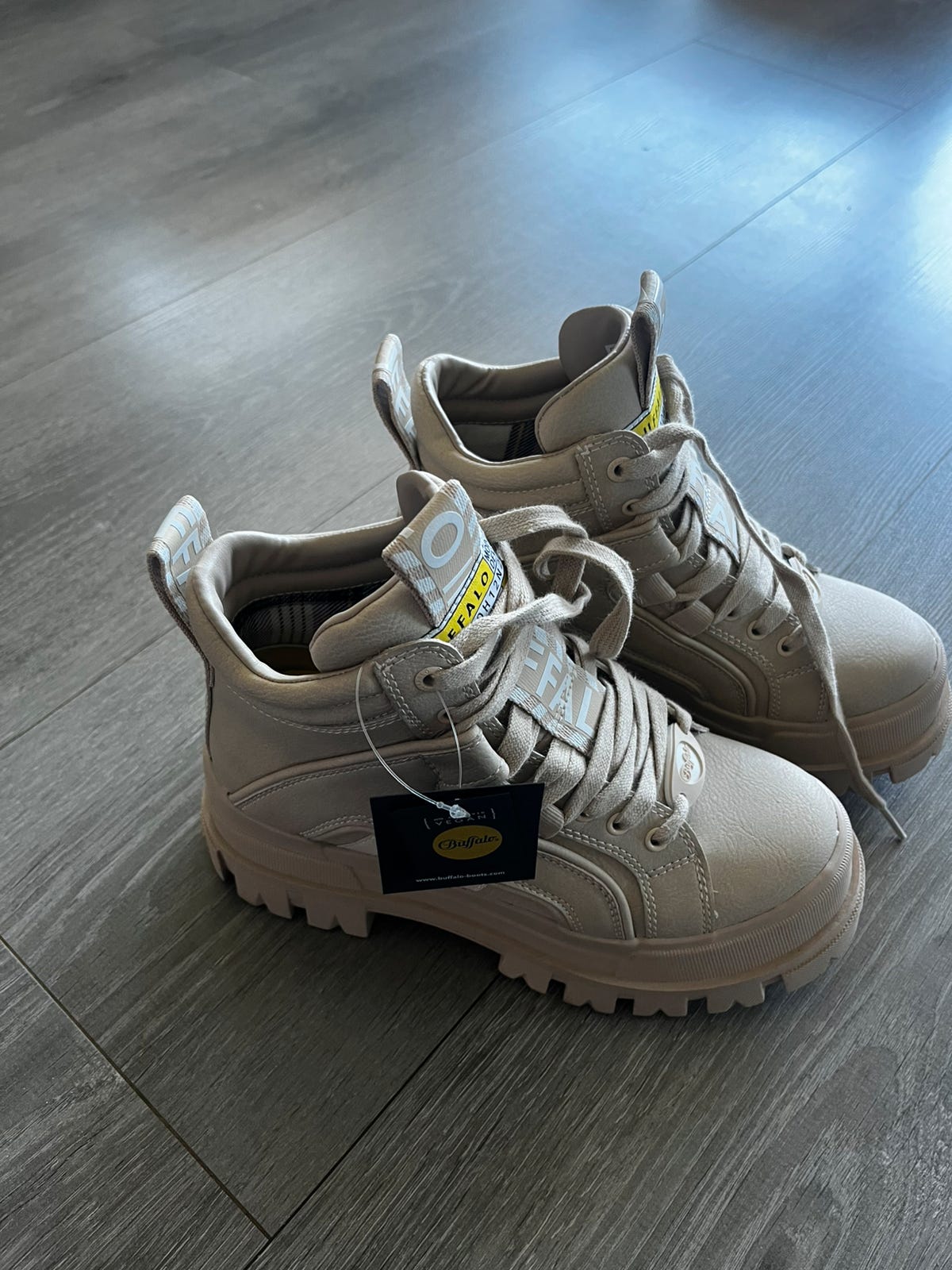 Buffalo sko ASPHA beige | FINN-torget