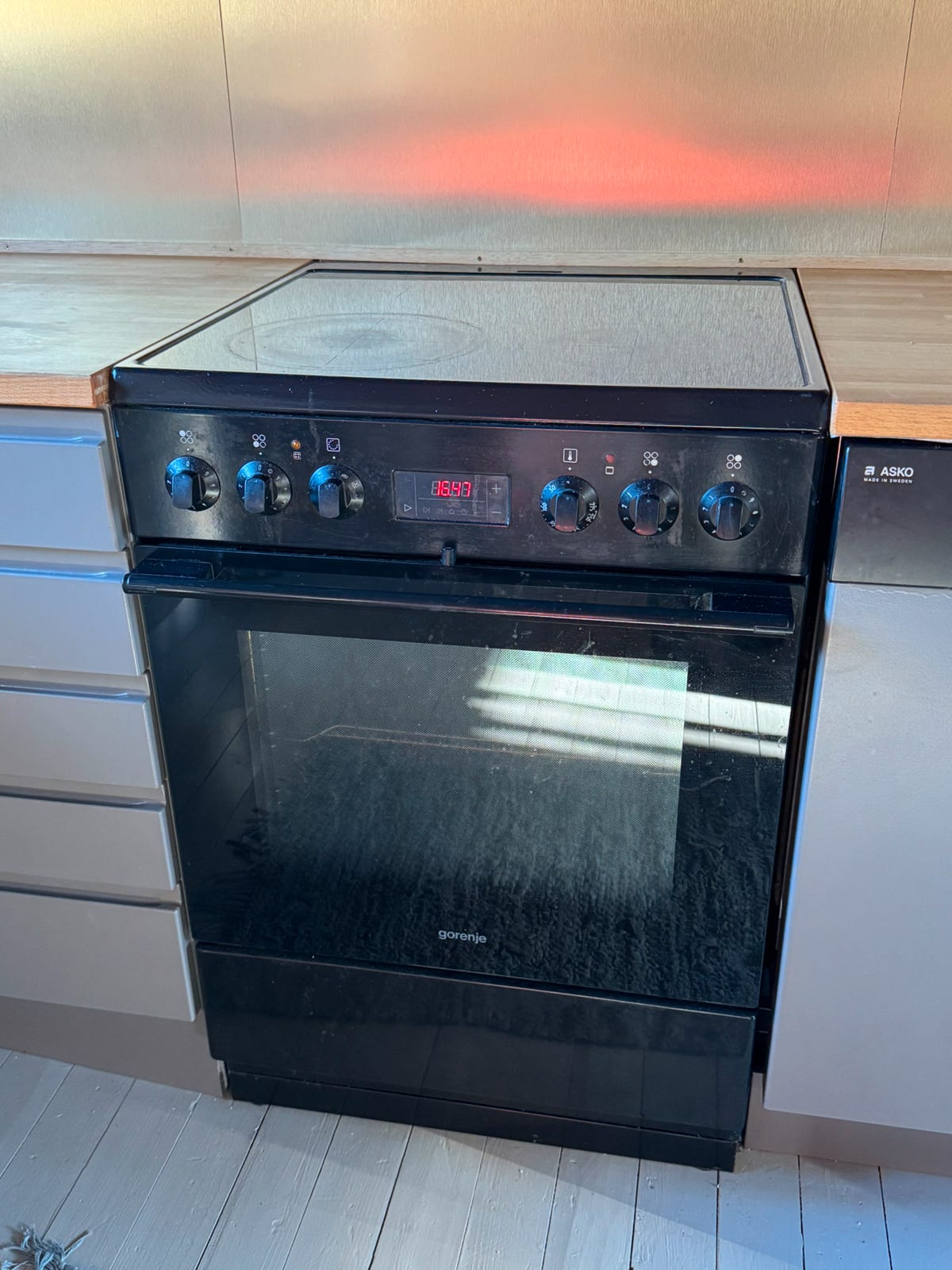 Sort/svart komfyr merke Gorenje | FINN-torget