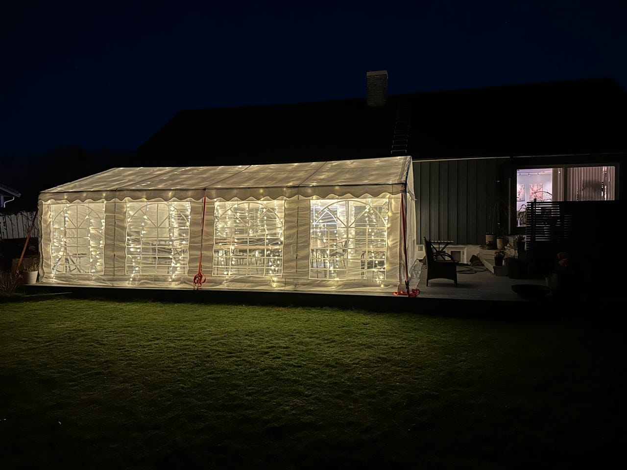 Partytelt, 8x5m. TIL LEIE | FINN-torget