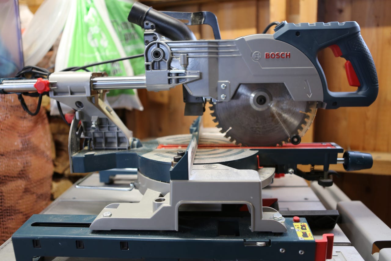 Kapp- og gjærsag Bosch GCM 80 SJ og SAGBENK BOSCH PROFFESIONAL GTA 3800 ...