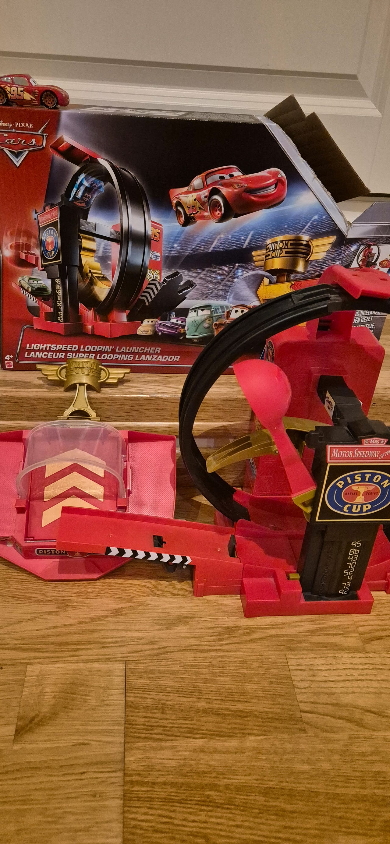 Disney Pixar Cars Looping bane med 1 bil. | FINN-torget