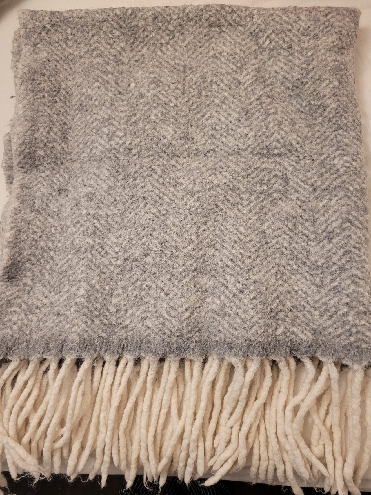 Tykt ullpledd fra cozy living | FINN-torget