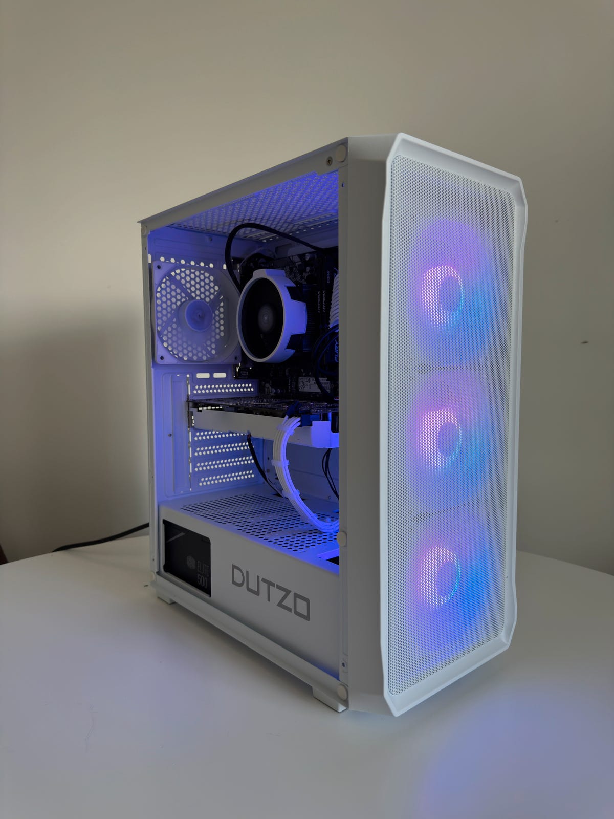 💡 Hvit Budsjett Gaming-PC – Ryzen 5 & GTX 1060 | FINN-torget