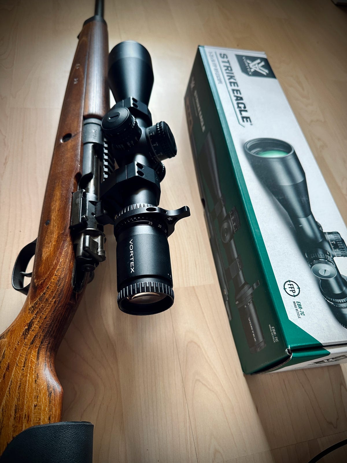 Vortex Strike Eagle 5-25x56 FFP + montasje | FINN-torget