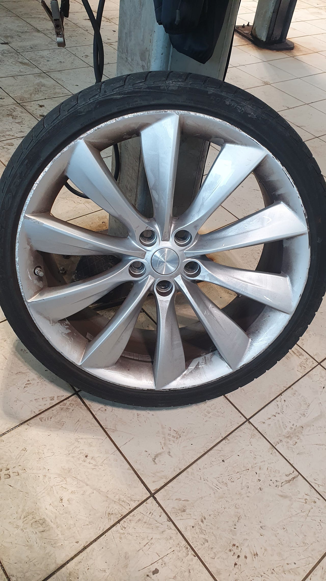 Tesla felger 21" - 4 stykker | FINN-torget