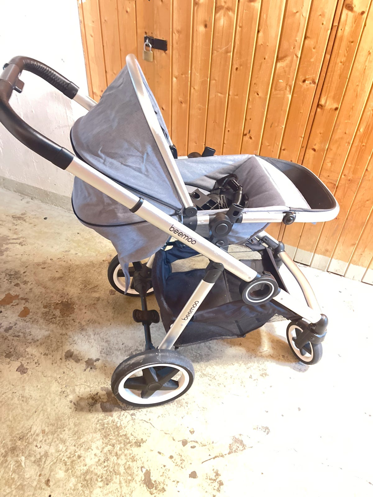 En praktisk trille Bermoo vogn fra Jollyroom. | FINN-torget