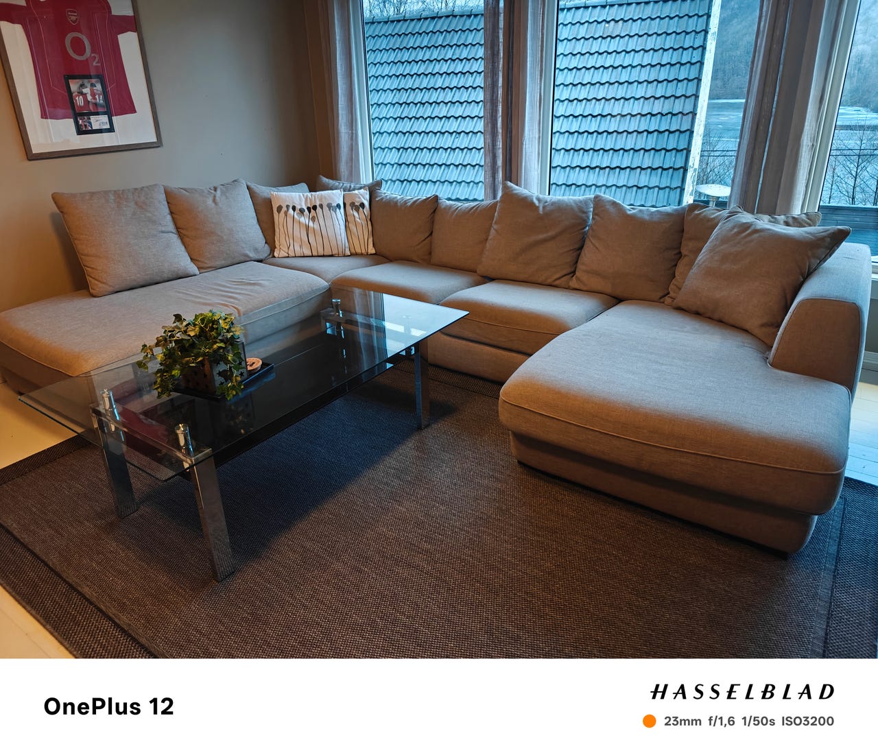 Stor sofa m/ stuebord | FINN-torget