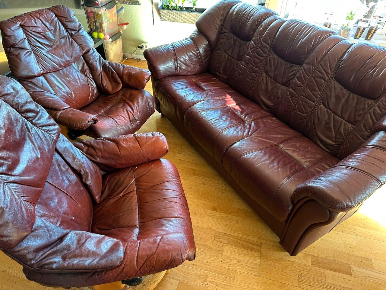 Sofa og to stoler selges | FINN-torget