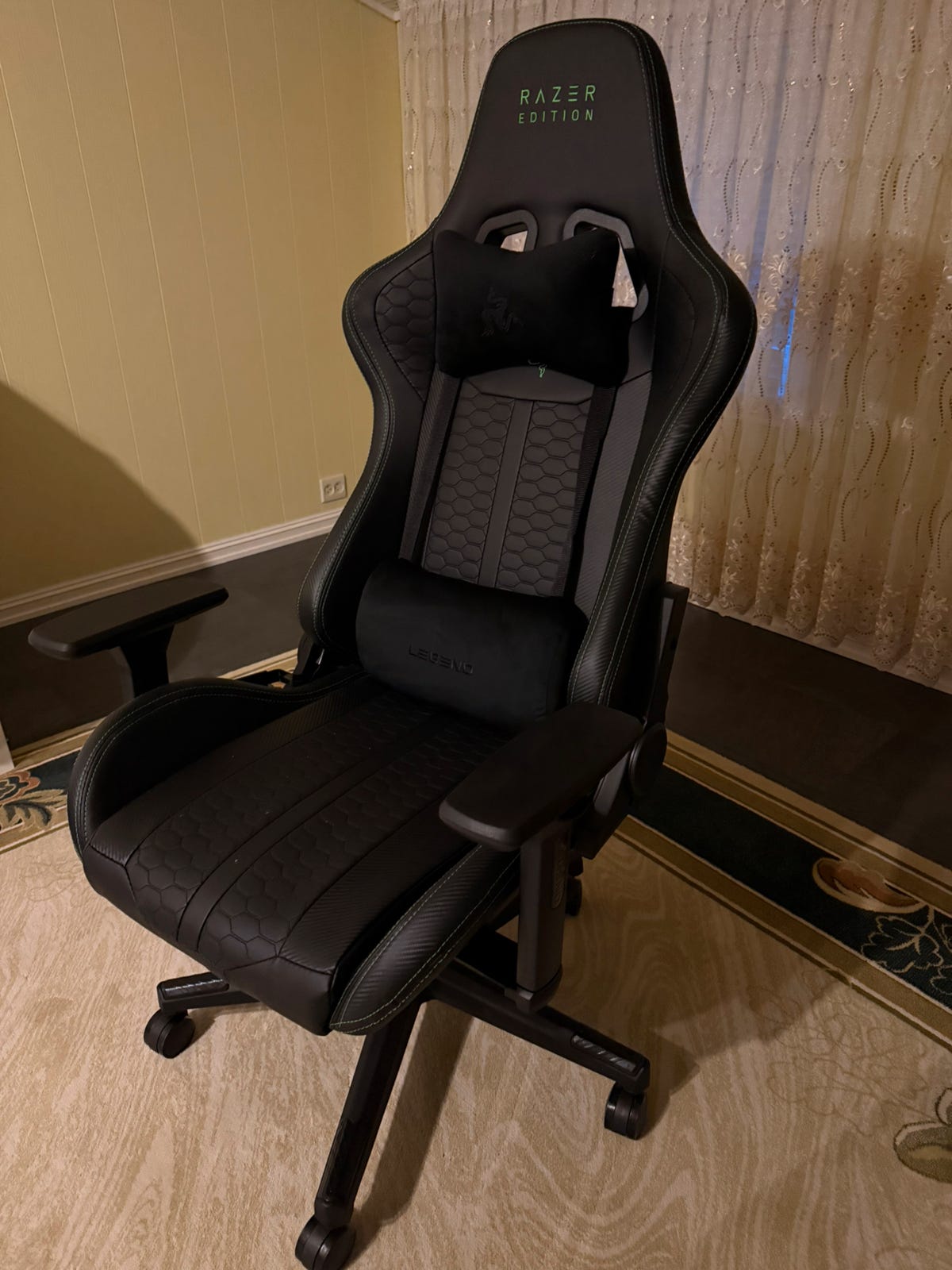 Type Z razer edition gaming stol | FINN-torget