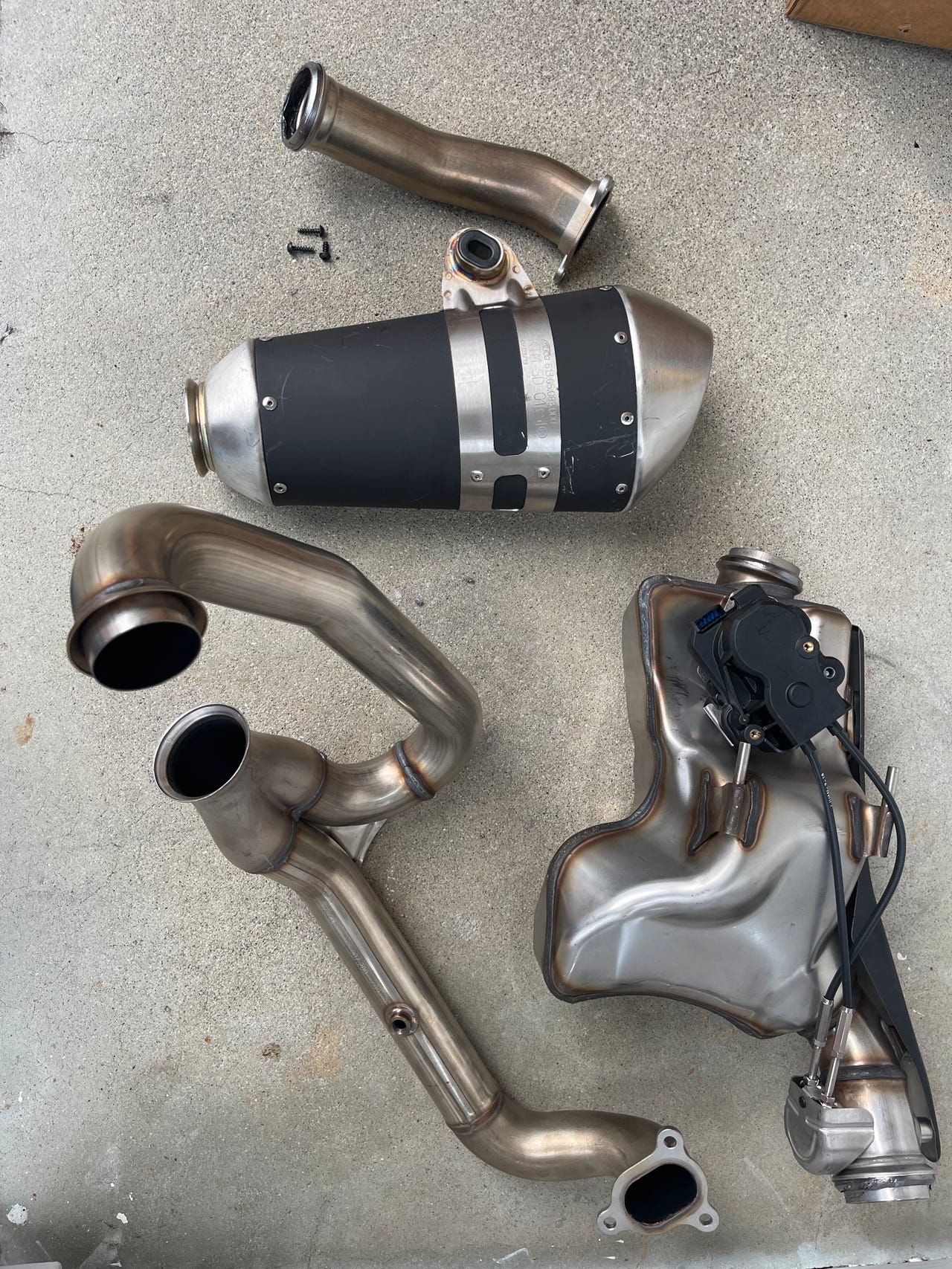 Komplett nytt Eksosanlegg til KTM 1290 Superduke R 2014-19 | FINN-torget