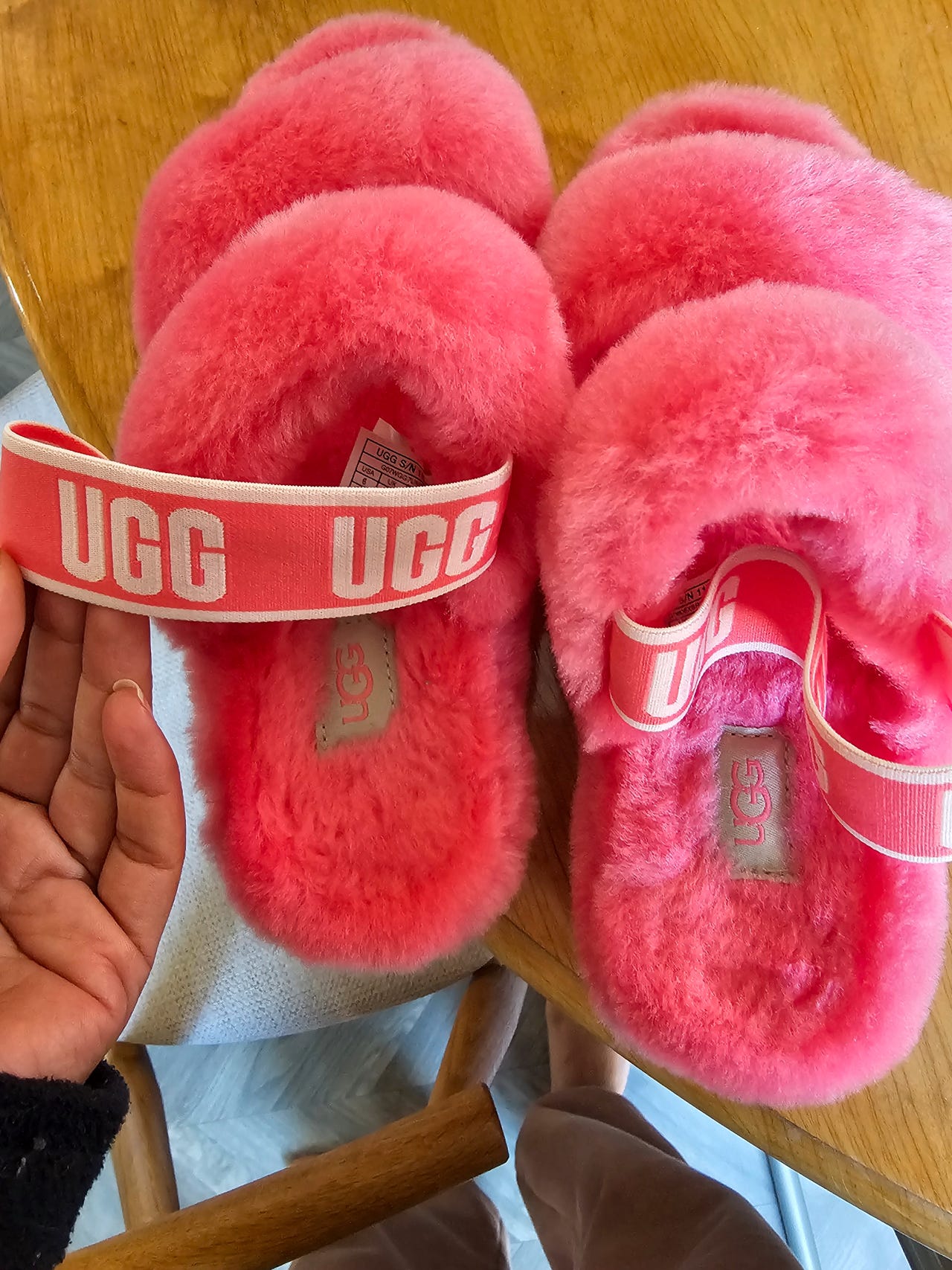 UGG Womens Fluff sliders | FINN-torget