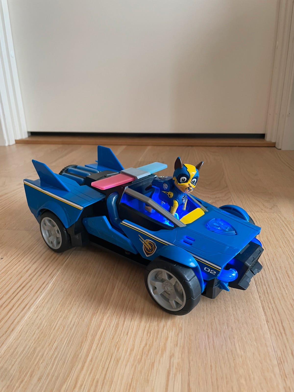 Paw Patrol mighty pups Chase m/lyd og lys | FINN-torget