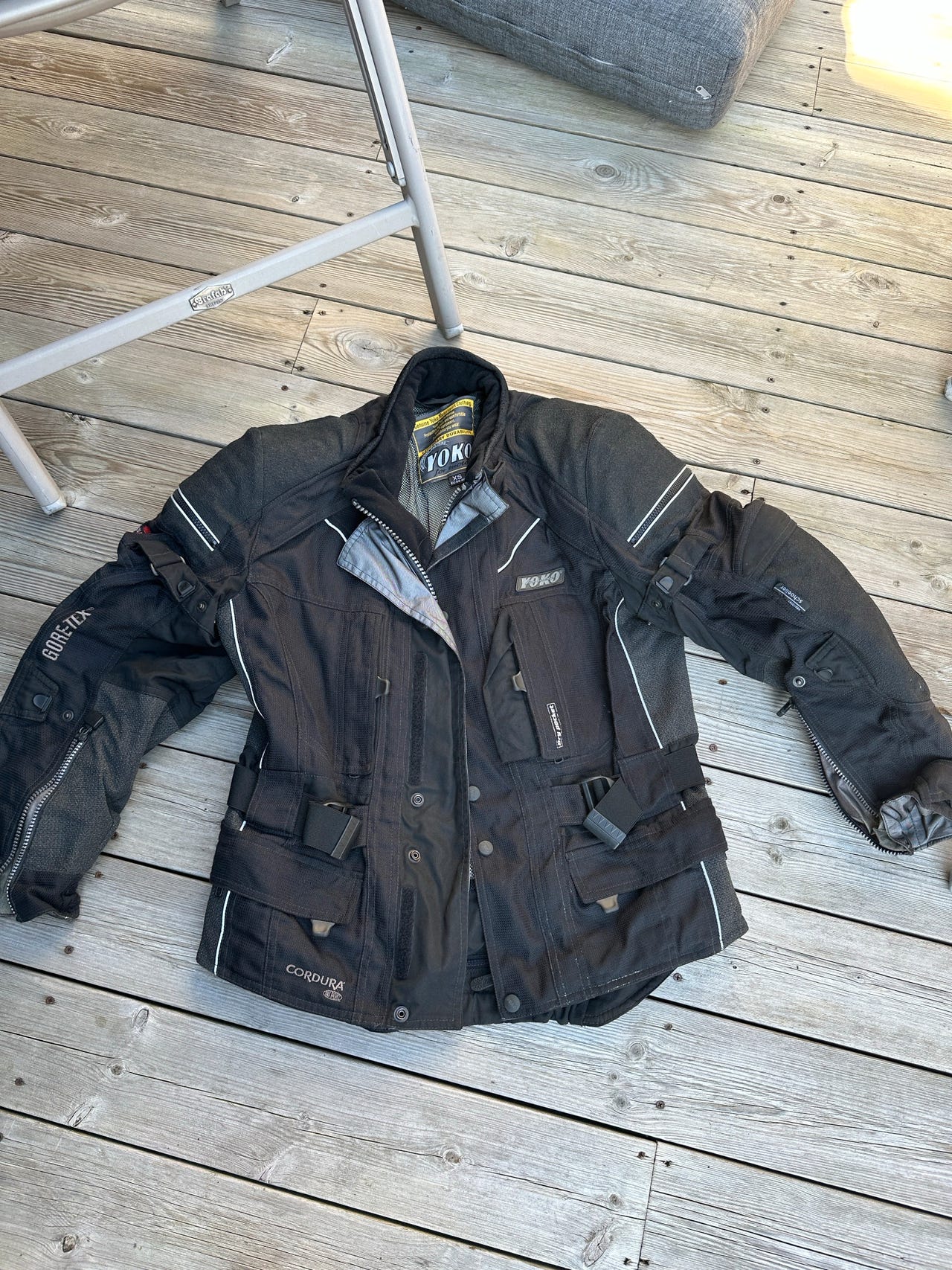 Pent brukt, men 20 år gammel MC dress dame selges | FINN-torget