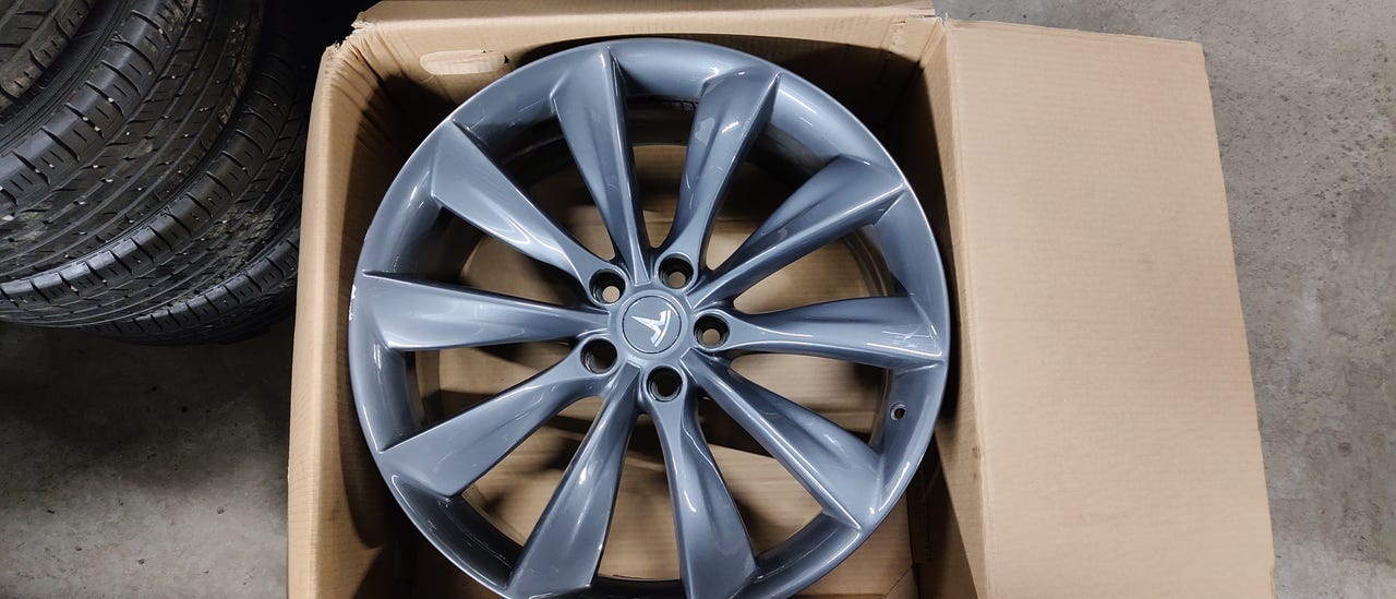 21" ORIGINALE TESLA FELGER SELGES KOMPLETT | FINN-torget
