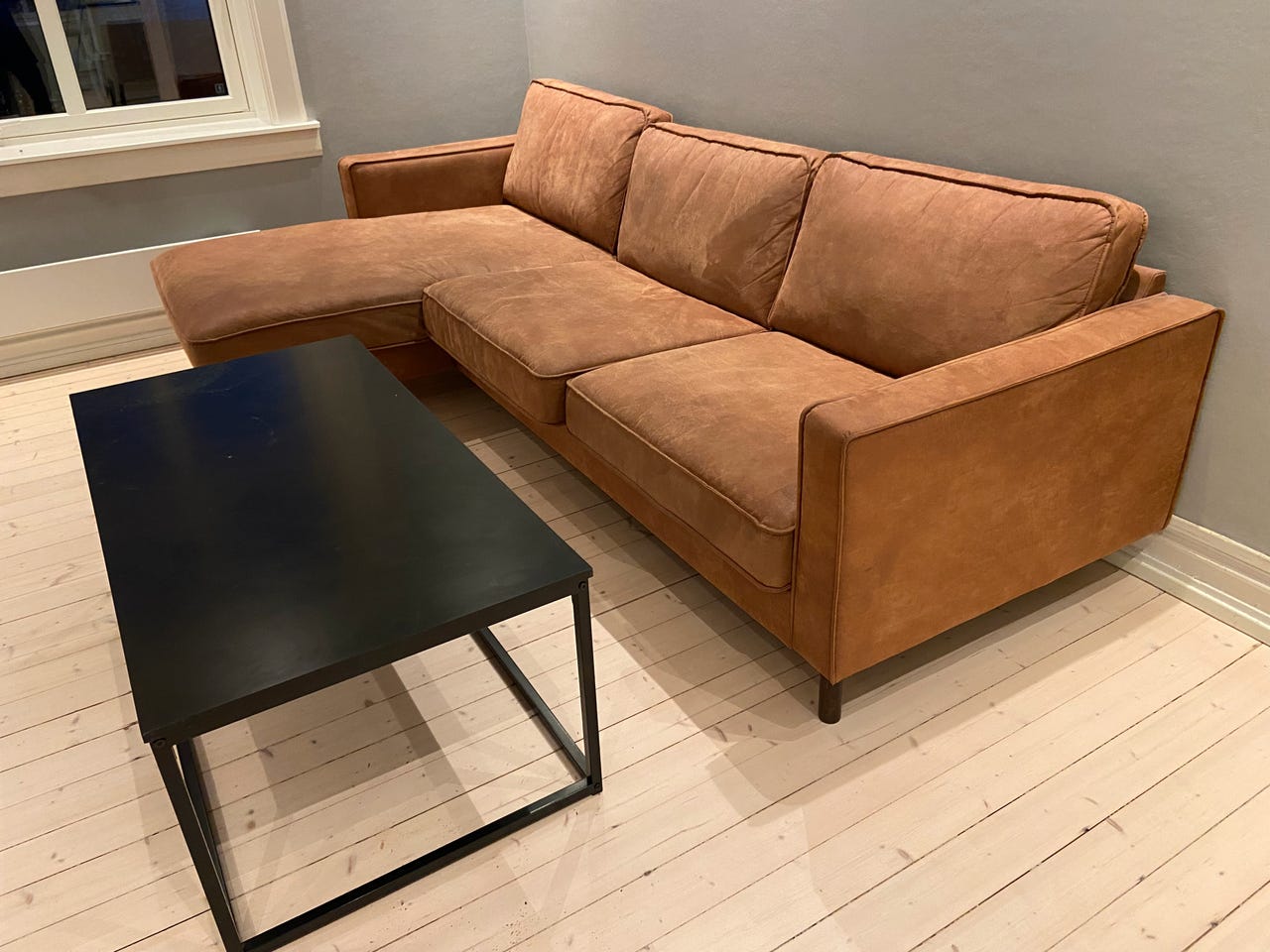 Weston 3-seter skinnsofa m/sjeselong fra Bohus | FINN-torget