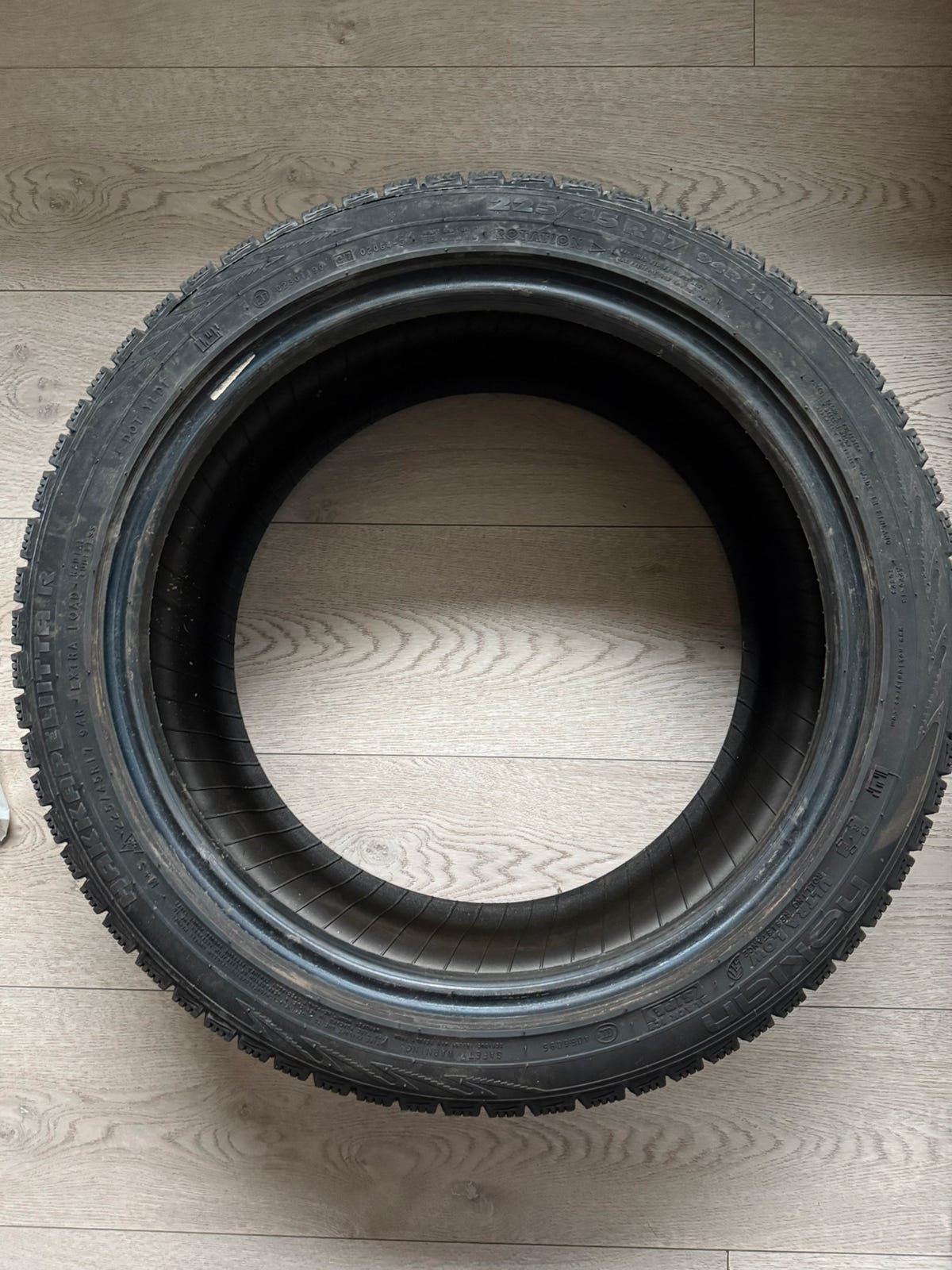 TO STK NOKIAN HAKKAPELIITTA R 225/45 R17 VINTERDEKK (PIGGFRIE) – BILLIG ...