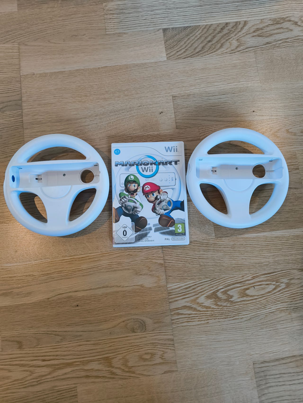 Mario Kart Wii med 2 ratt | FINN-torget
