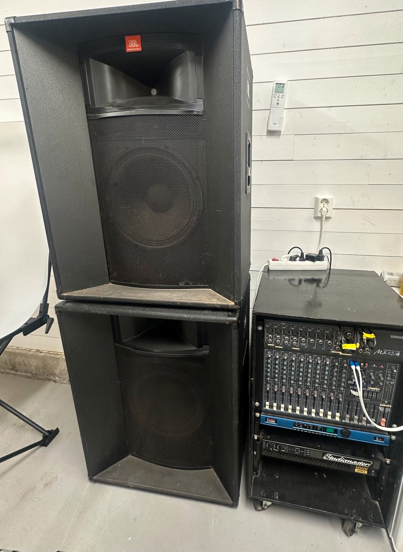 Komplett kraftig JBL PA-anlegg | FINN-torget