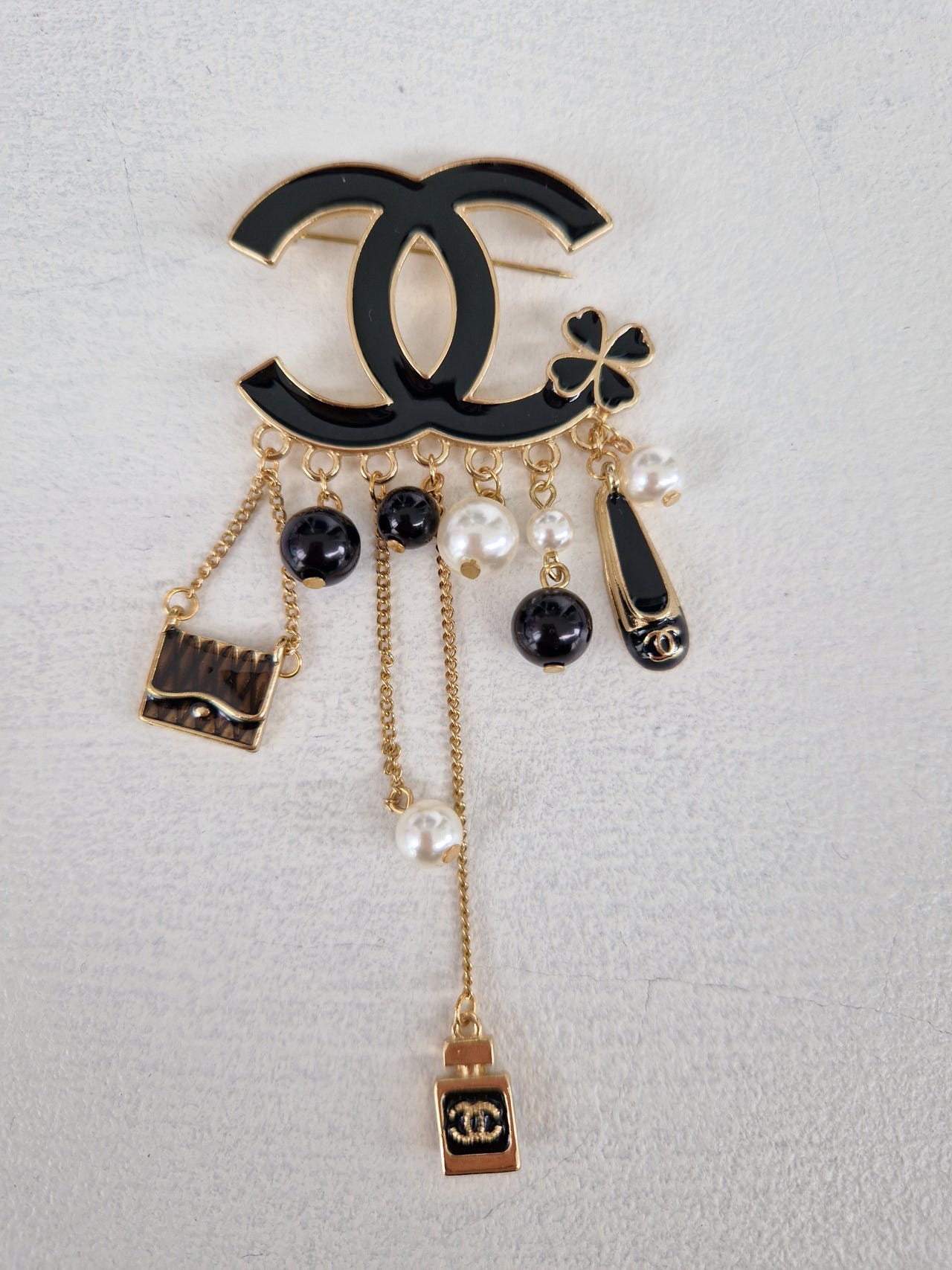 Redesignet chanel brosje | FINN-torget