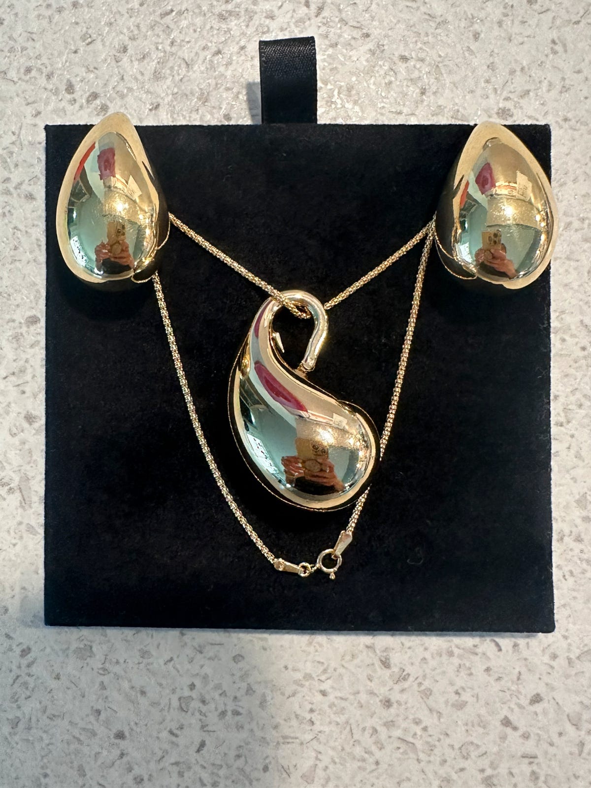 Tear drop smykkesett ekte 18k/750 | FINN-torget