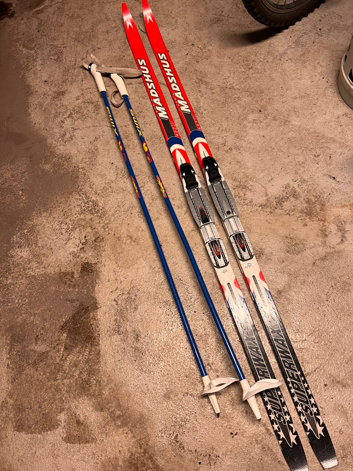 Ski 150cm og staver 115cm til barn | FINN-torget