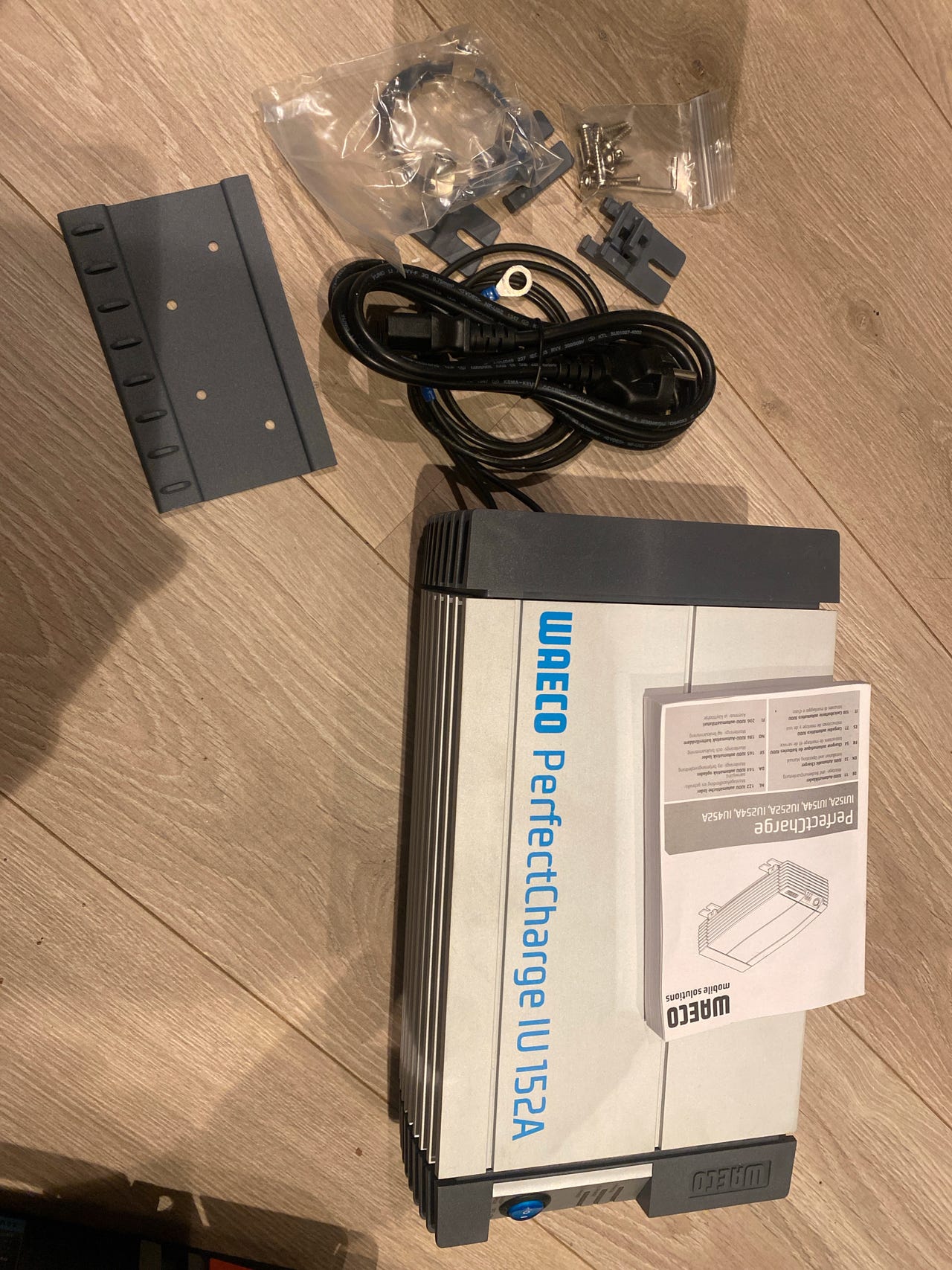 Ubrukt lader fra Waeco på 15a 12v | FINN-torget