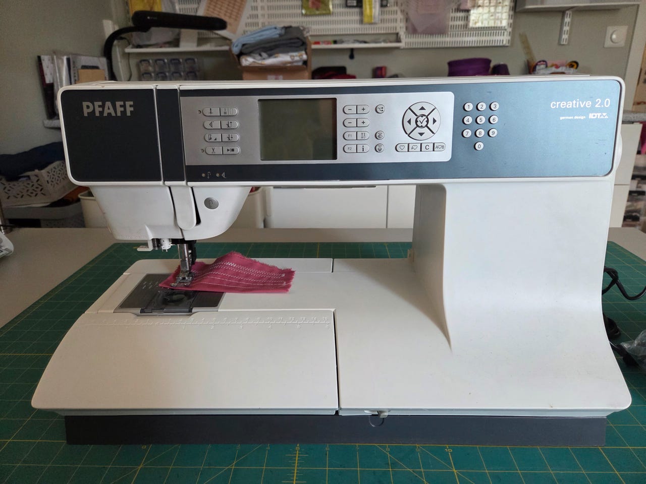 Pfaff Creative 2.0 med broderienhet | FINN-torget