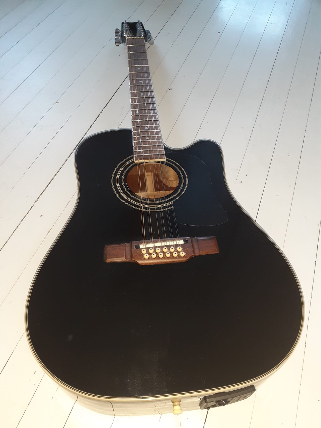 Washburn 12 string. | FINN-torget