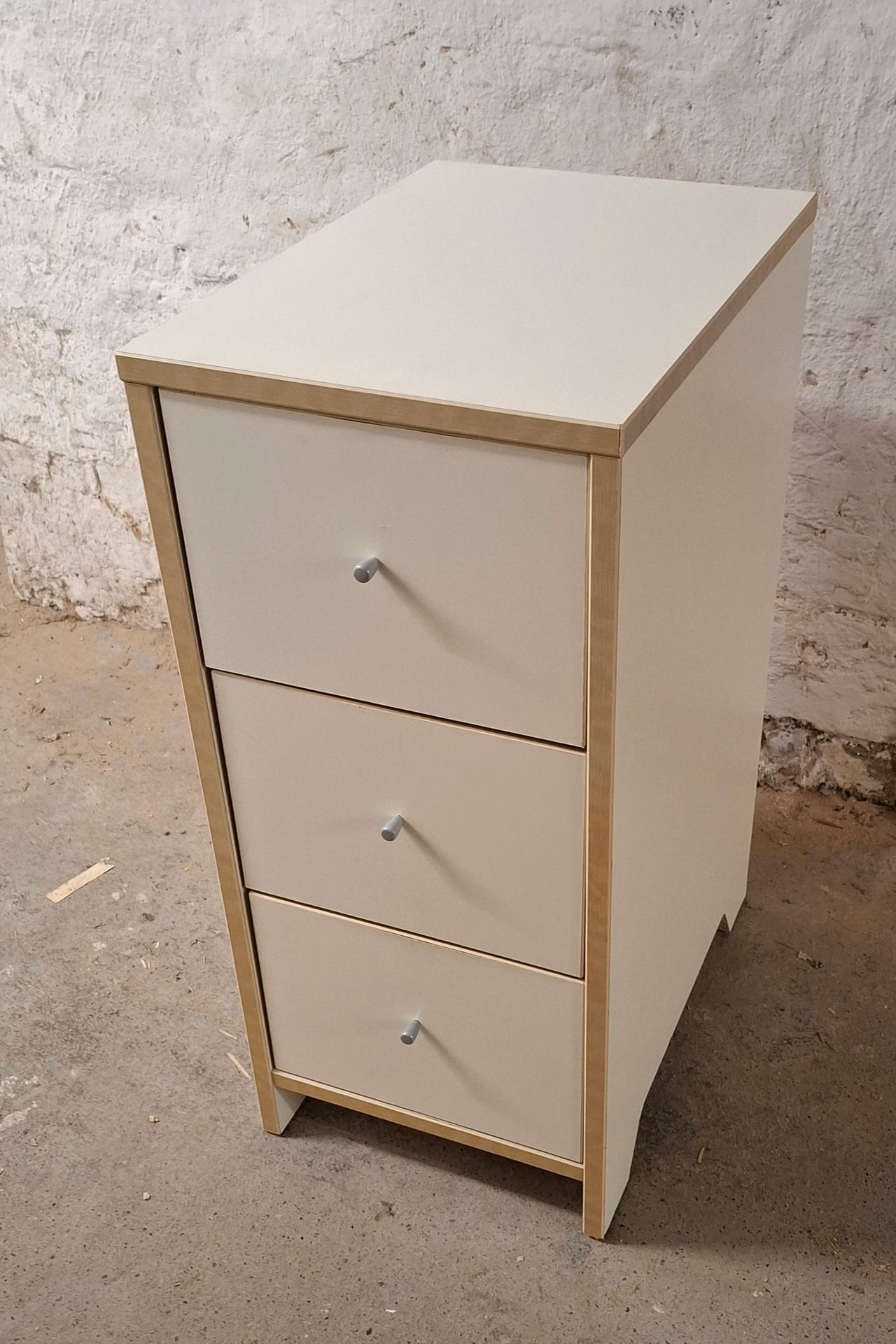 Liten hvit kommode | FINN-torget