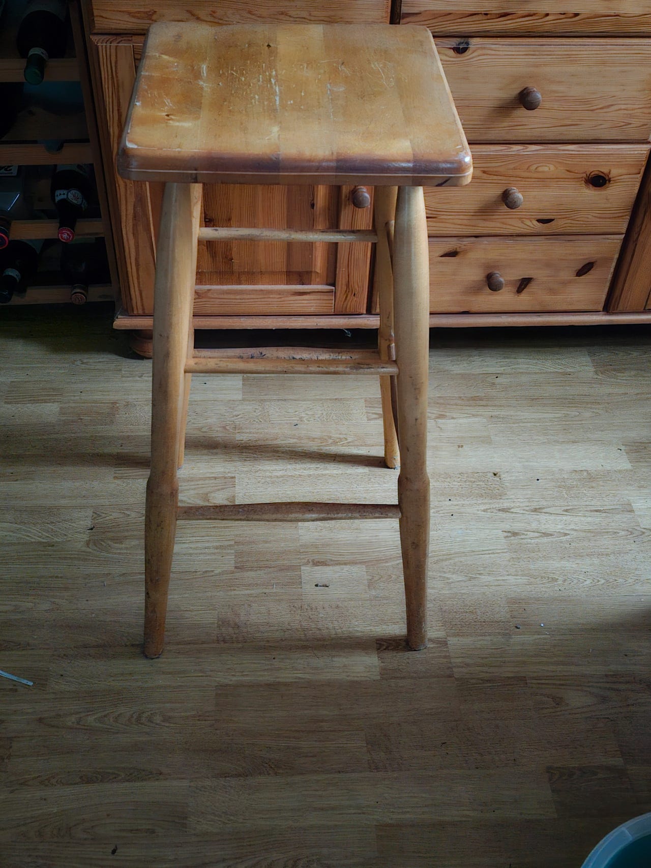 Krakk / barstol i tre. | FINN-torget