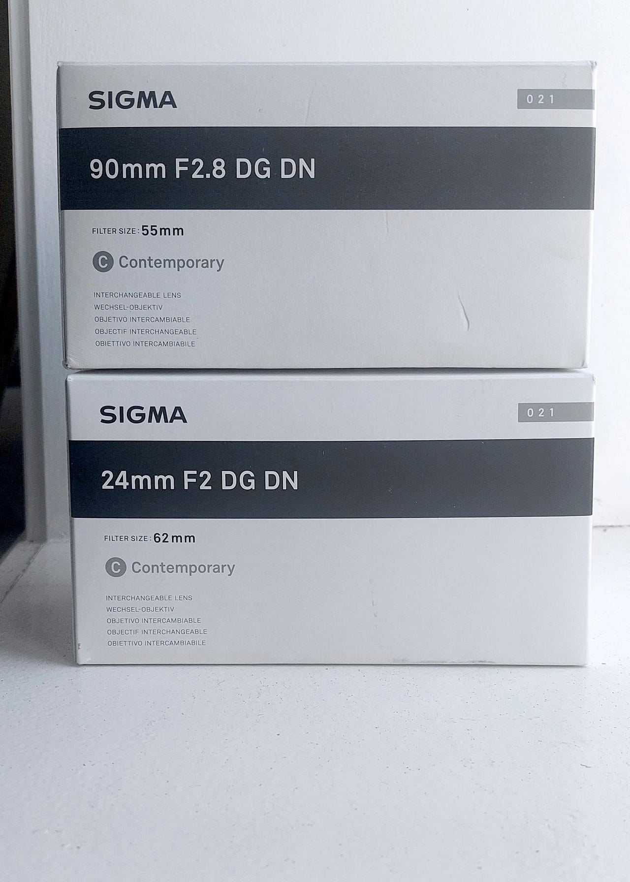 Sigma 90mm F2.8 DG DN Kameraobjektiv og Sigma 24mm F2.0 DG DN ...